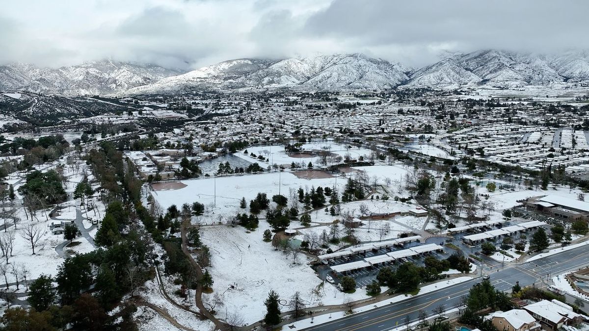 Behavazódott Los Angeles, Sierra Nevada több részén lavinaveszély is van